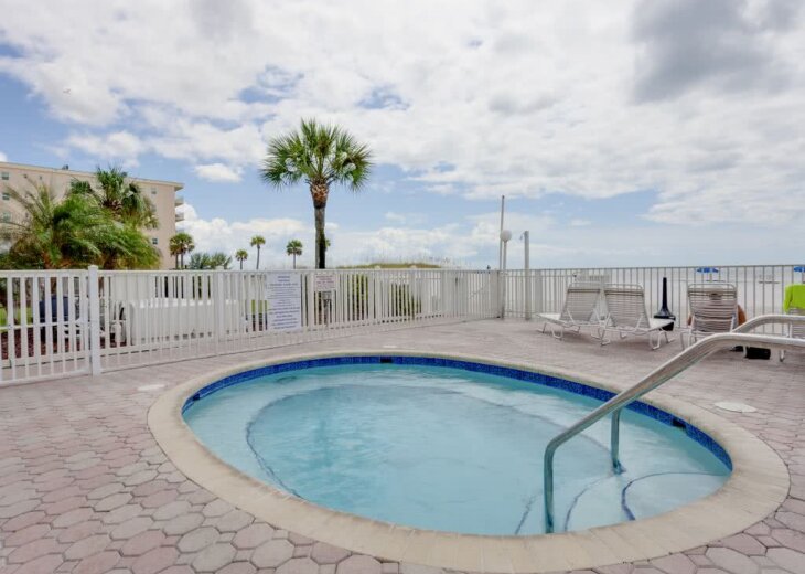 Madeira Beach Condo Rental: Sea Breeze- Wowza!