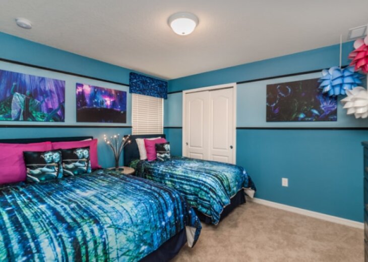 Kissimmee House Rental: 6 Bedroom Pool Home, minutes from Disneyworld