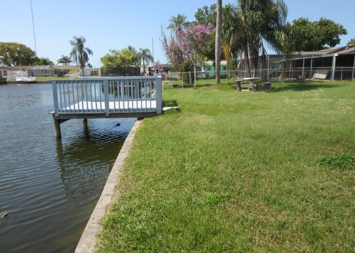 Holiday House Rental: Holiday Cottage on Lake Conley