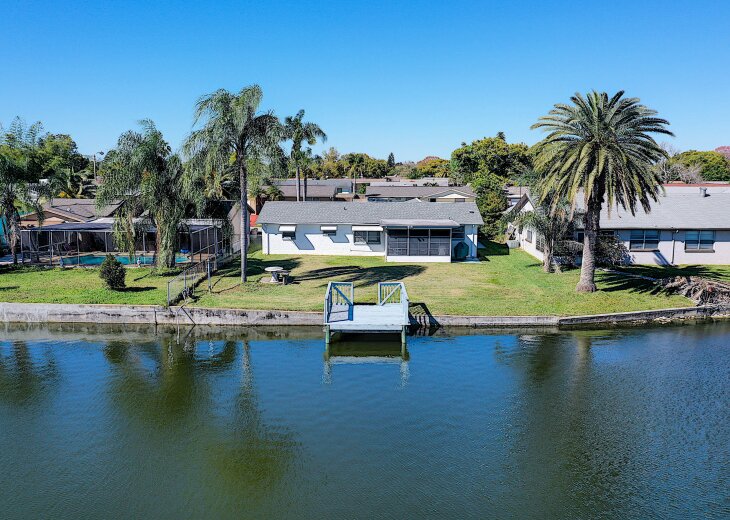 Holiday House Rental: Holiday Cottage on Lake Conley